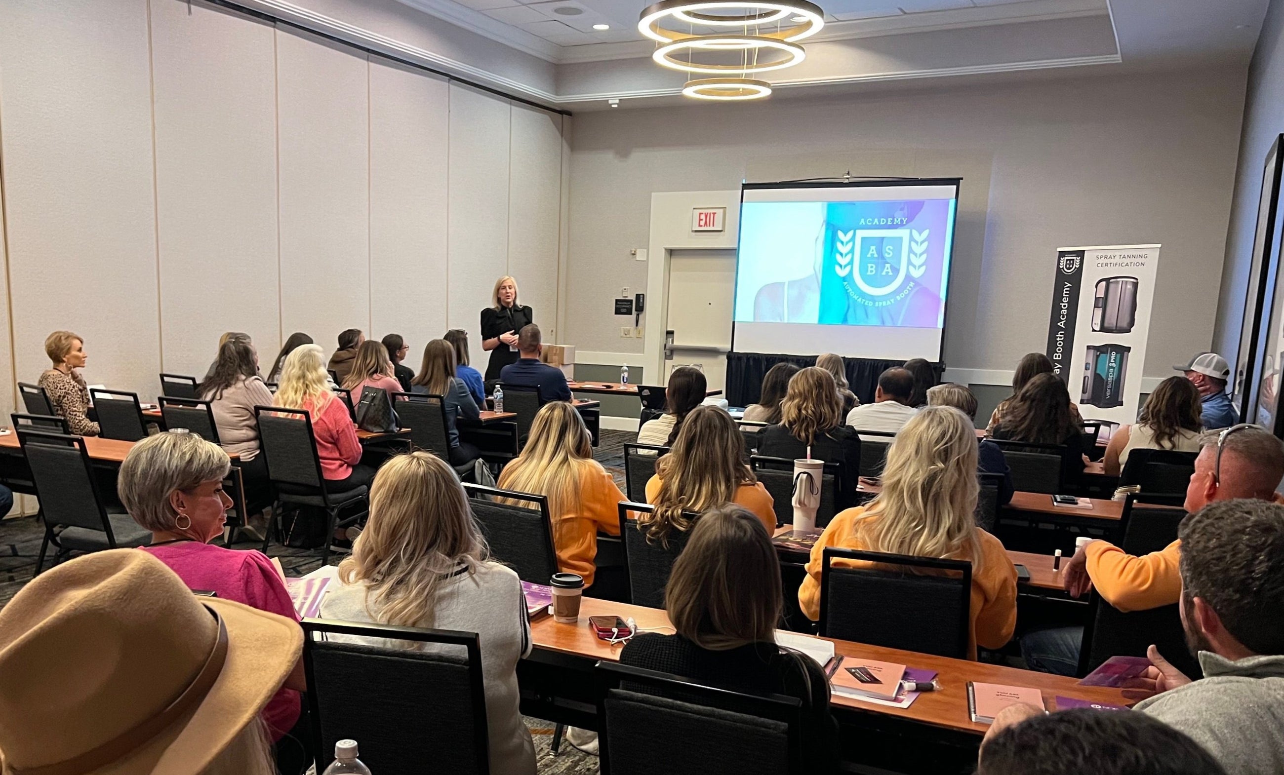 Live & In-Person Spray Tan Courses | Norvell Tanning